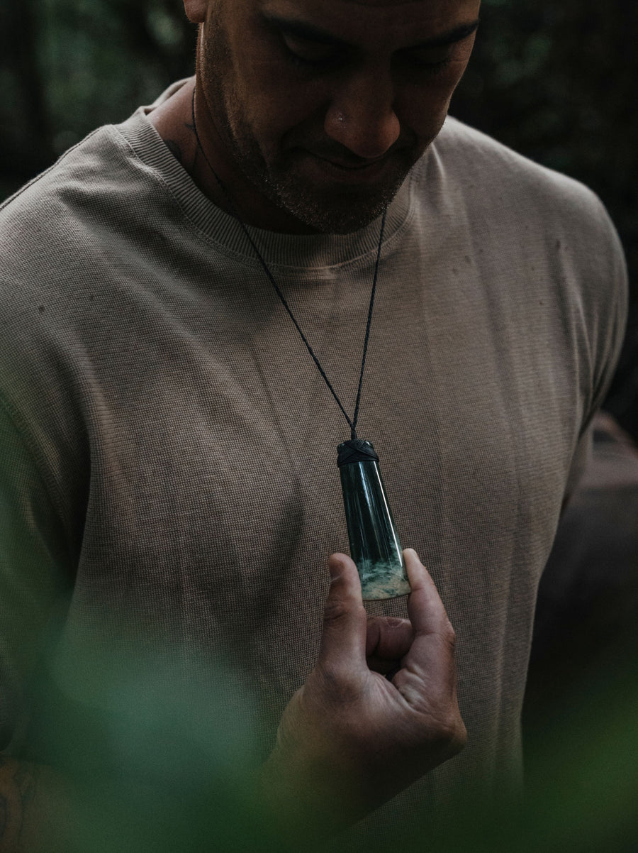 Toki Raukaraka Pounamu – Small Pendant – Arrowtown Stonework